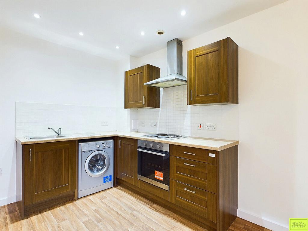 Mansfield NG18 1 bed apartment - £59,950