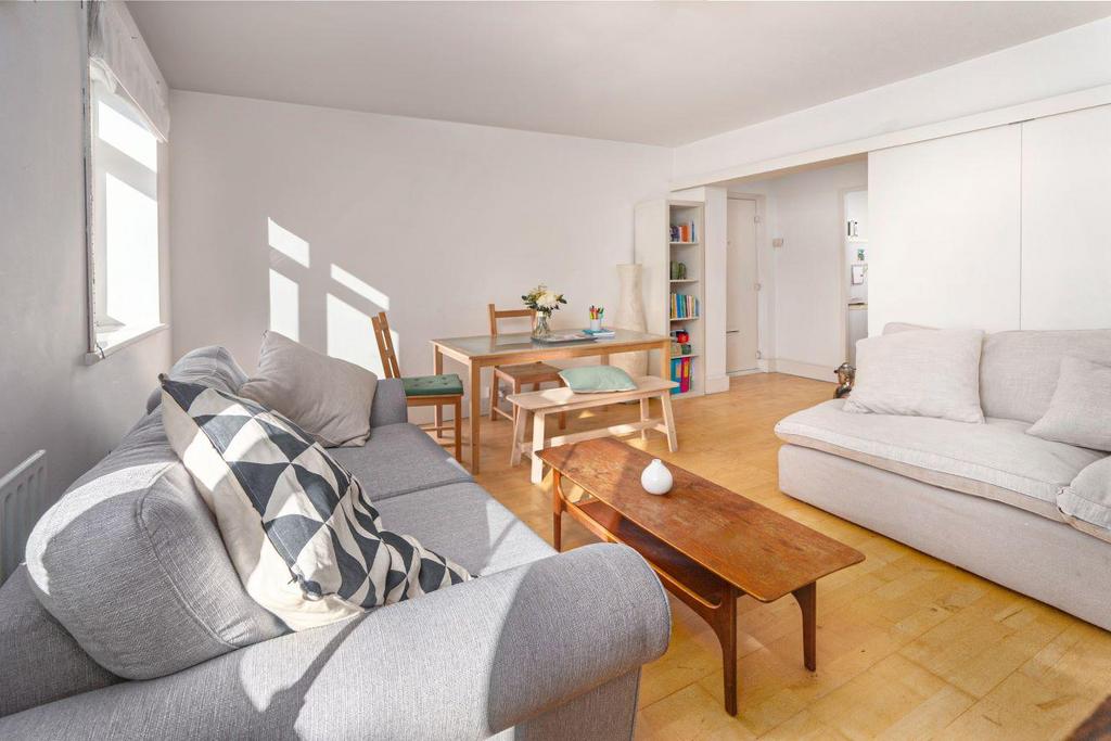 Allen Edwards Drive, Stockwell 2 bed flat - £435,000