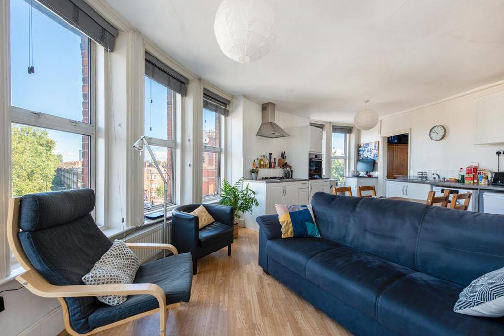 KENNINGTON ROAD, SE11 2 bed apartment - £1,746 pcm (£403 pw)