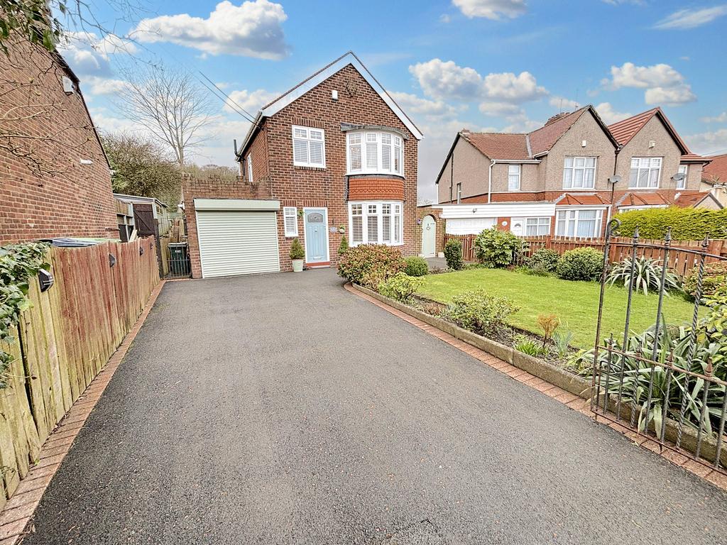 Dunston Bank, Gateshead NE11 3 bed detached house - £285,000