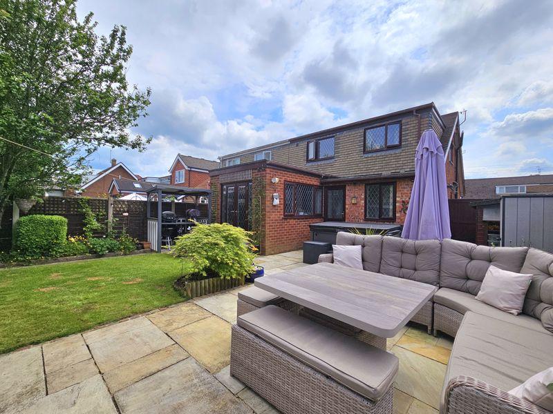 Delta Park Avenue, Preston PR4 3 bed semi-detached house - £259,500
