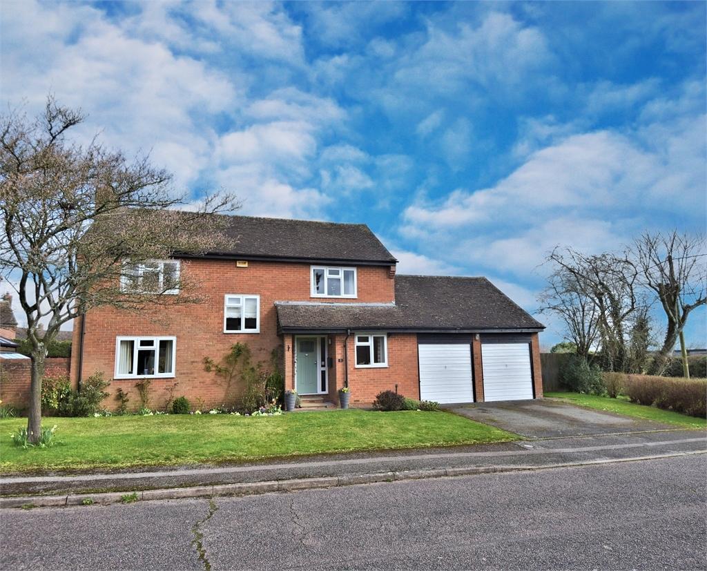 The Pightle, Oving, Buckinghamshire. 4 bed detached house for sale - £ ...