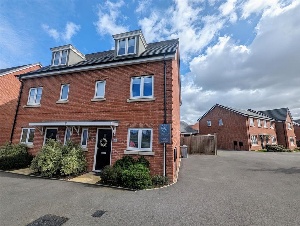Flaxley Lane, Middlebeck, Newark 3 bed semi-detached house - £270,000