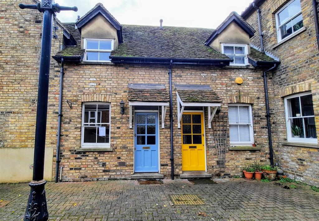 Leaside Walk, East Street, Ware 1 bed mews - £260,000