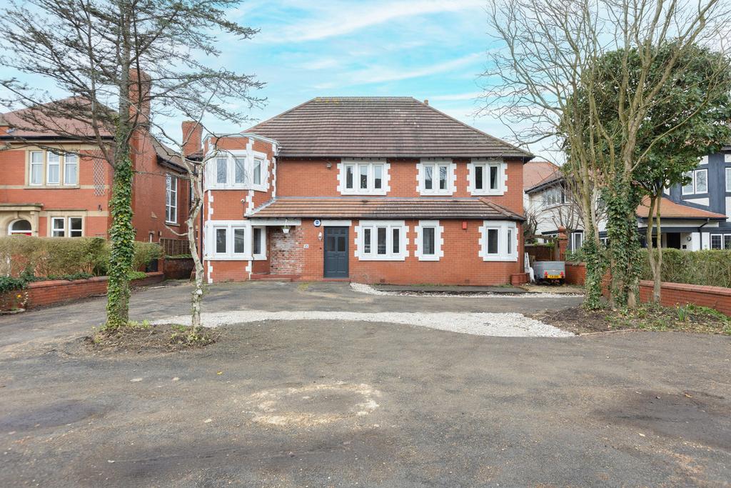 St. Annes Road East, Lytham St.... 5 bed detached house for sale - £681,000