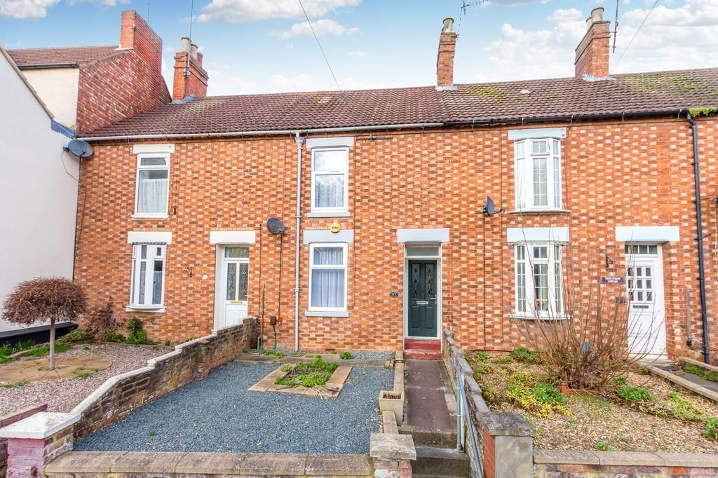 High Street South, Rushden NN10 2 bed end of terrace house - £168,000