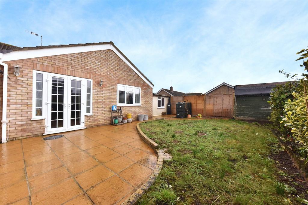 Holly Close, Red Lodge, Bury St.... 2 bed bungalow - £250,000