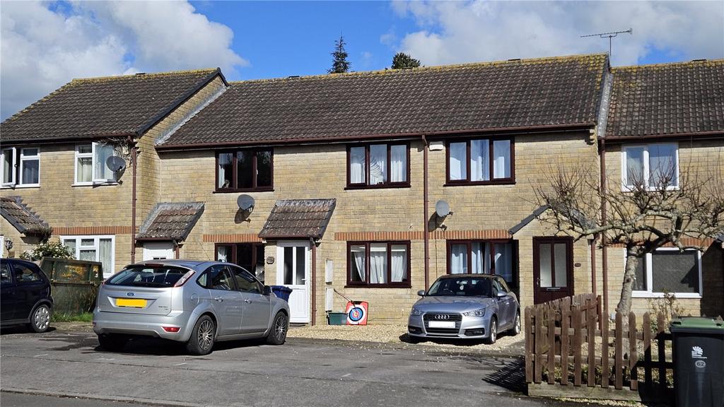 The Meadows, Gillingham, Dorset, SP8 2 bed terraced house - £195,000