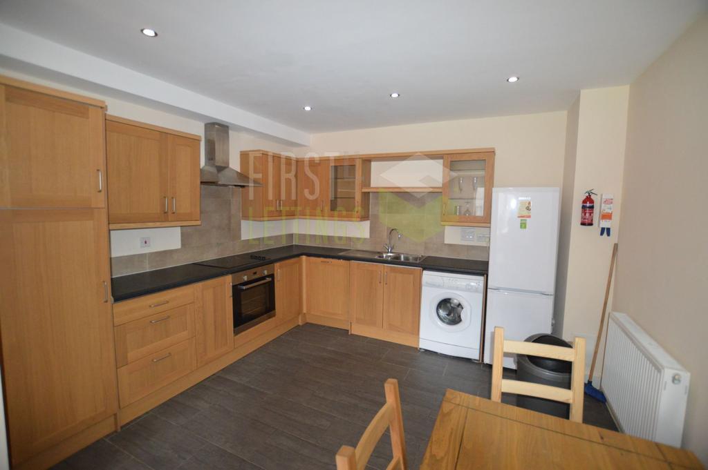 Bulwer Road, Leicester LE2 5 bed semi-detached house - £477 pcm (£110 pw)