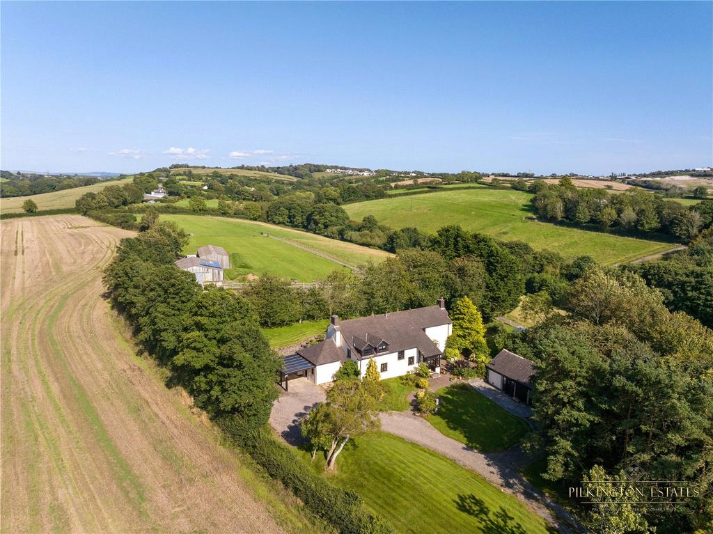 Hatt, Cornwall PL12 5 bed equestrian property - £1,500,000