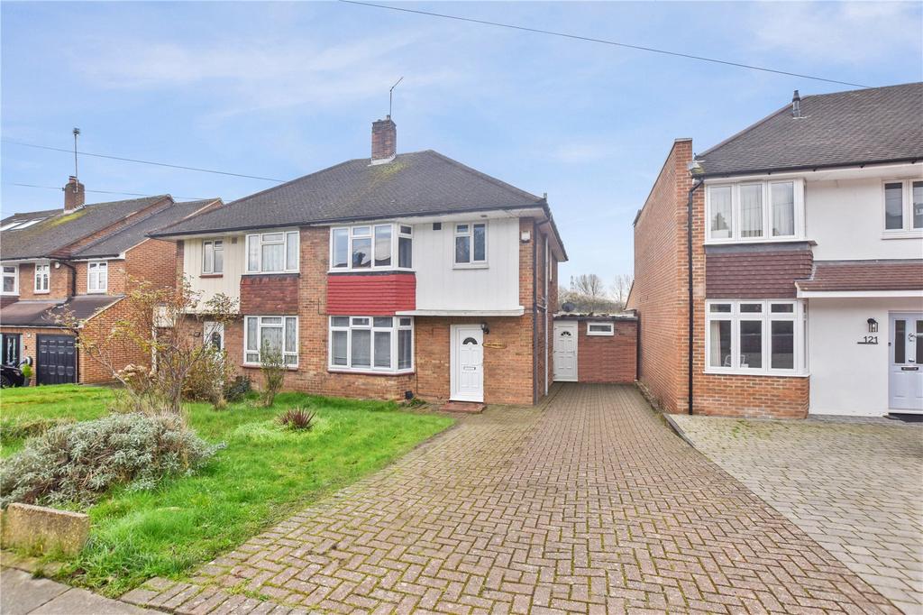 Glenhurst Avenue, Bexley, Kent, DA5 3 bed semi-detached house - £625,000