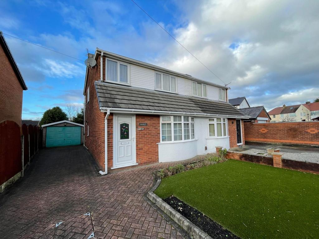 Meadow Park, Wesham PR4 3 bed semi-detached house - £185,000