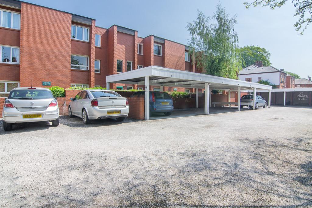 Elmsdale Court, Birmingham Road 2 bed apartment - £104,950