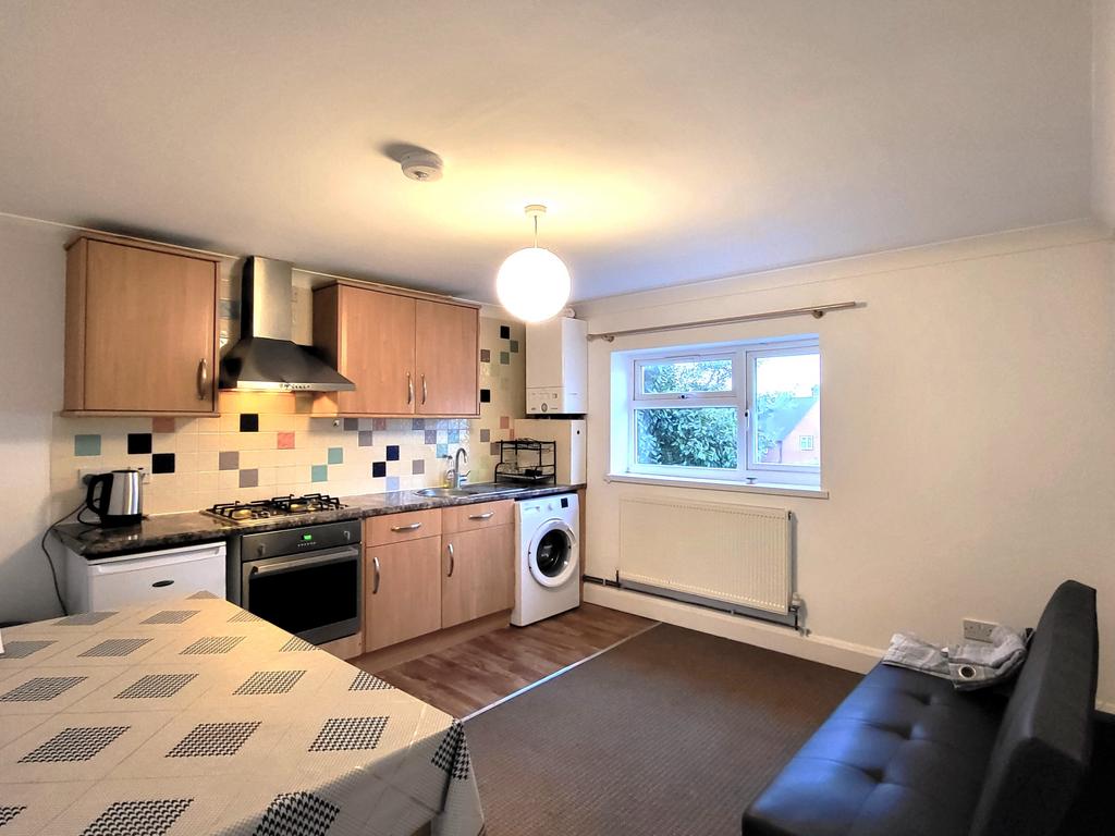 Harebreaks, Watford, WD24 Studio - £1,050 pcm (£242 pw)