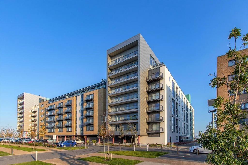 Ferry Court, Cardiff CF11 2 bed apartment - £185,000