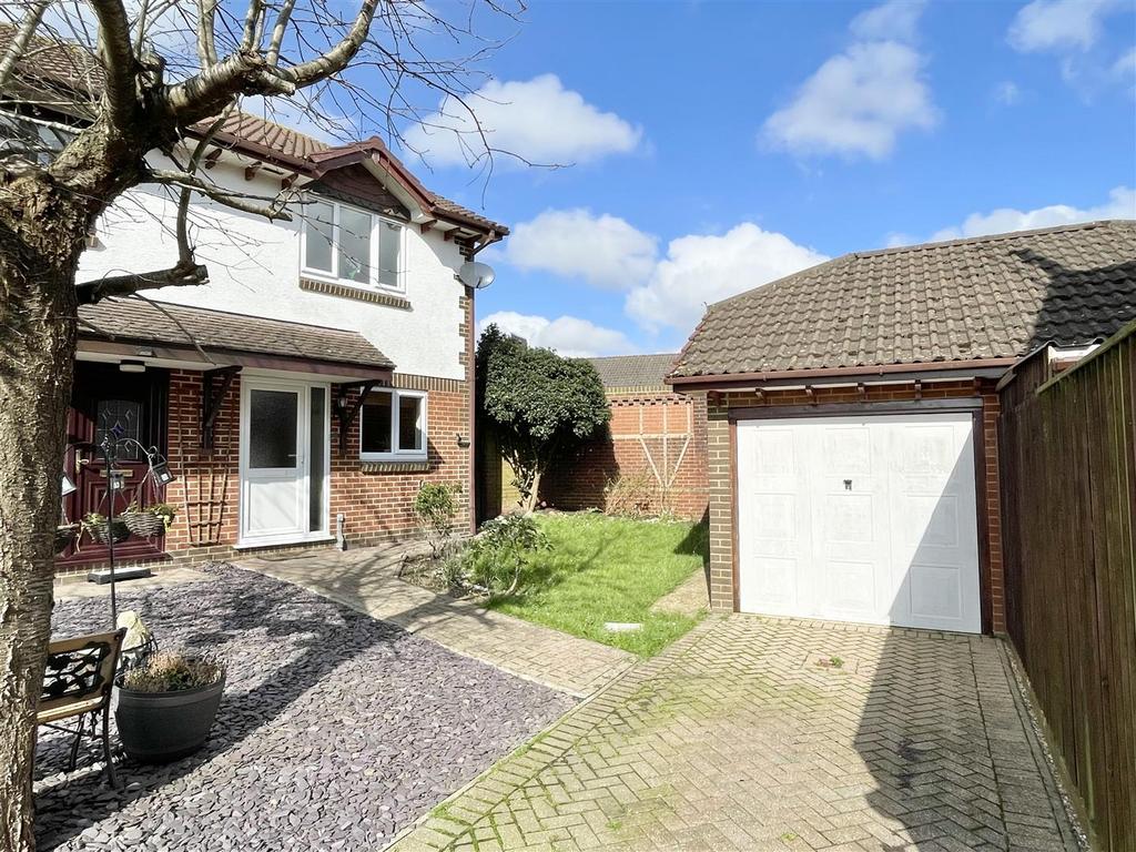 Fosters Spring, Poole BH16 2 bed semi-detached house - £289,950