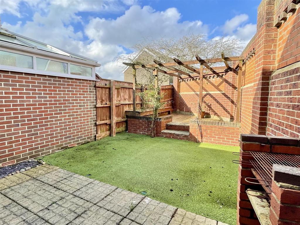Fosters Spring, Poole BH16 2 bed semi-detached house - £289,950