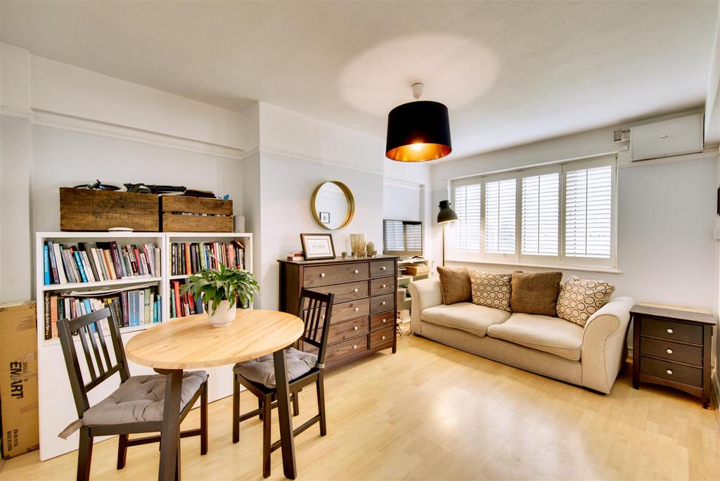 Coleman Court, Kimber Road, London 1 bed apartment - £1,350 pcm (£312 pw)