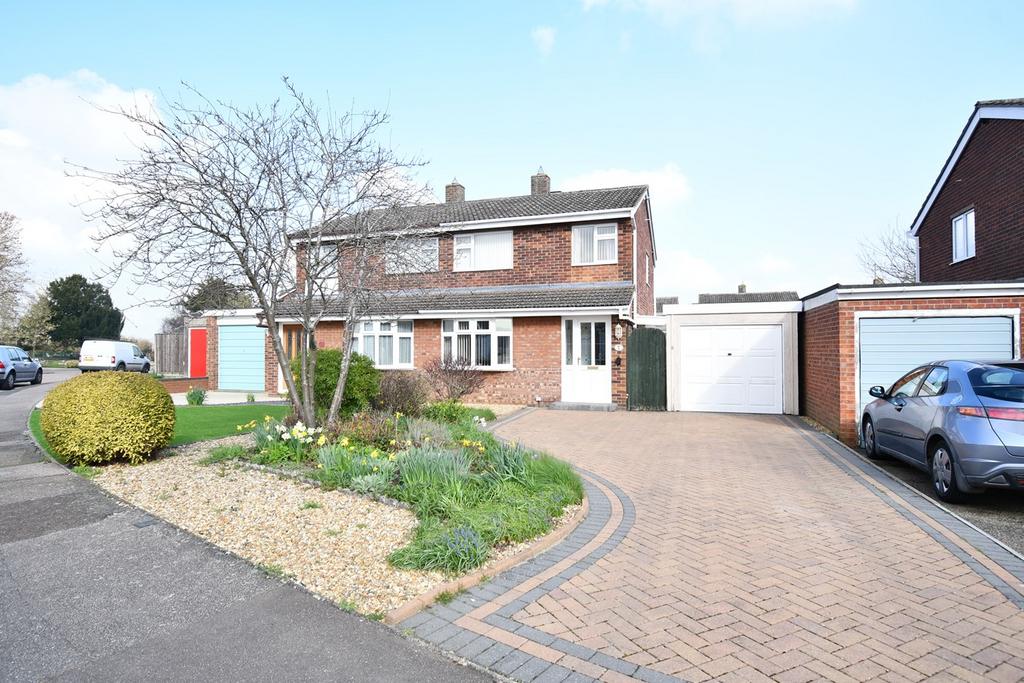 Lorraine Road Wootton Bedford Mk43 3 Bed Semi Detached House For