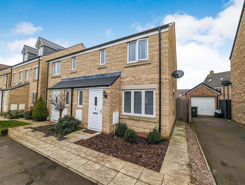 Airfield Way, Corby NN17 3 bed semi-detached house - £225,000