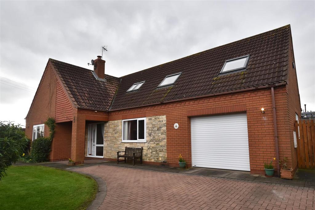 Back Lane, East Cowick 3 bed detached bungalow - £335,000