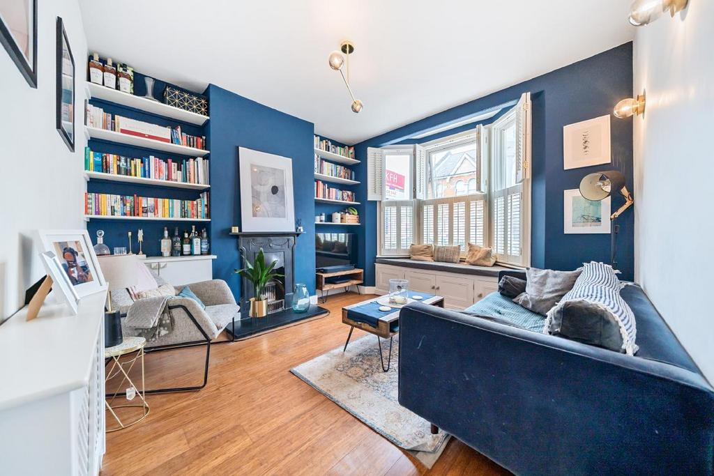 Trewint Street, Earlsfield 1 bed flat for sale - £450,000