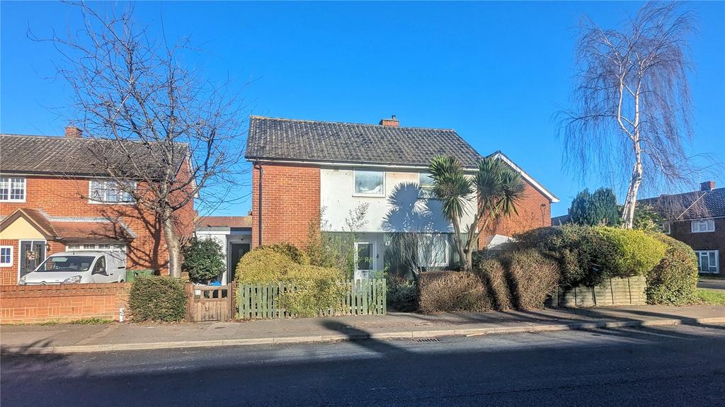 Luncies Road, Basildon, Essex, SS14 1 bed maisonette - £160,000