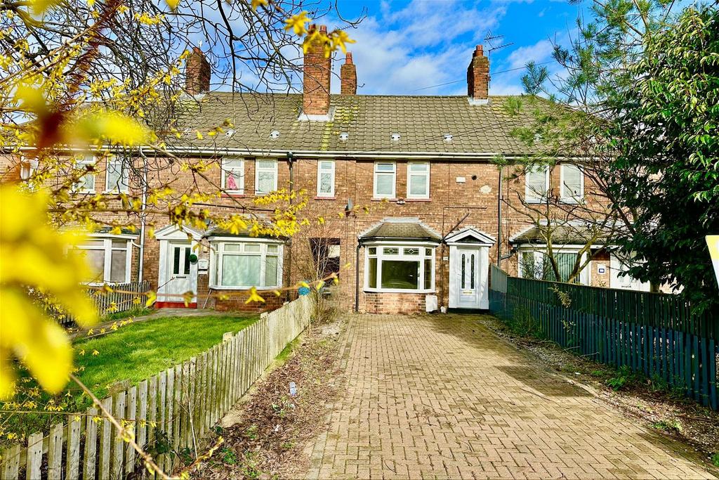 Helmsley Grove, Hull HU5 2 bed terraced house - £125,000