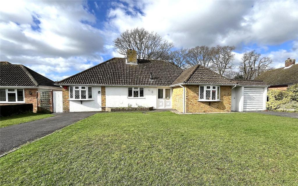 Thursby Road, Highcliffe... 2 bed bungalow - £575,000