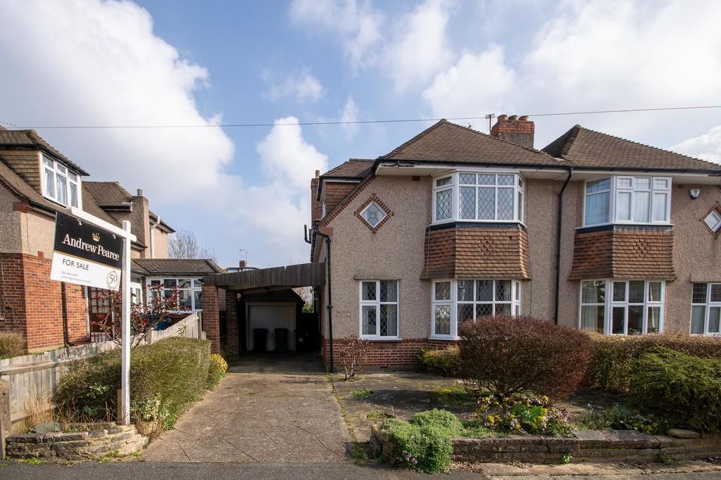 Lawrence Road, Pinner HA5 3 bed semi-detached house - £750,000