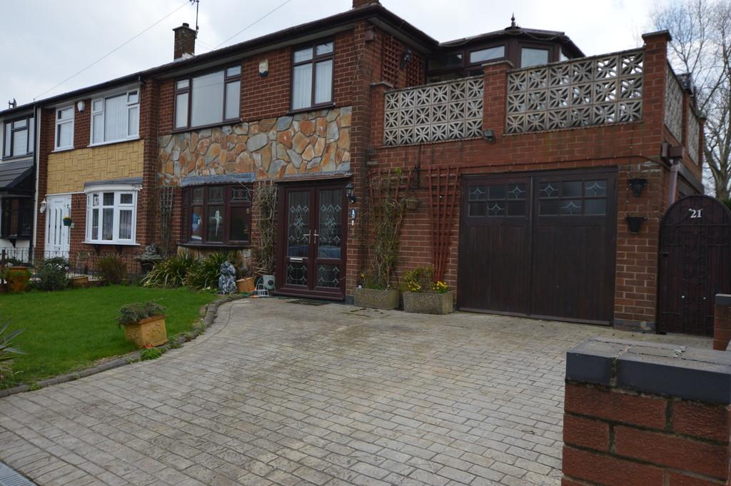 Exhall Green, Exhall 3 bed farm house - £230,000