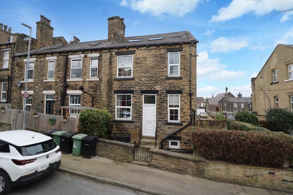 Eggleston Street, Rodley, Leeds, West Yorkshire, LS13 2 bed end of ...