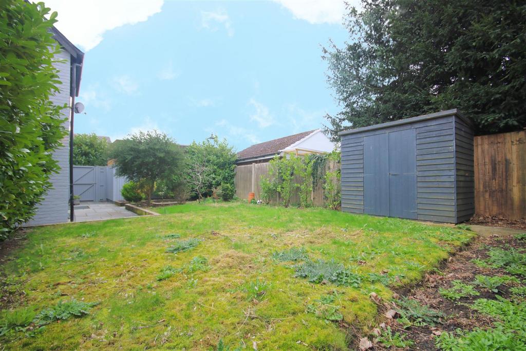 Holmlea Road, Datchet 3 bed detached house for sale - £700,000