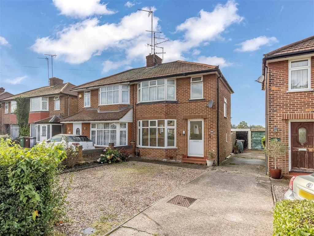 Bullhead Road, Borehamwood WD6 3 bed semi-detached house - £500,000