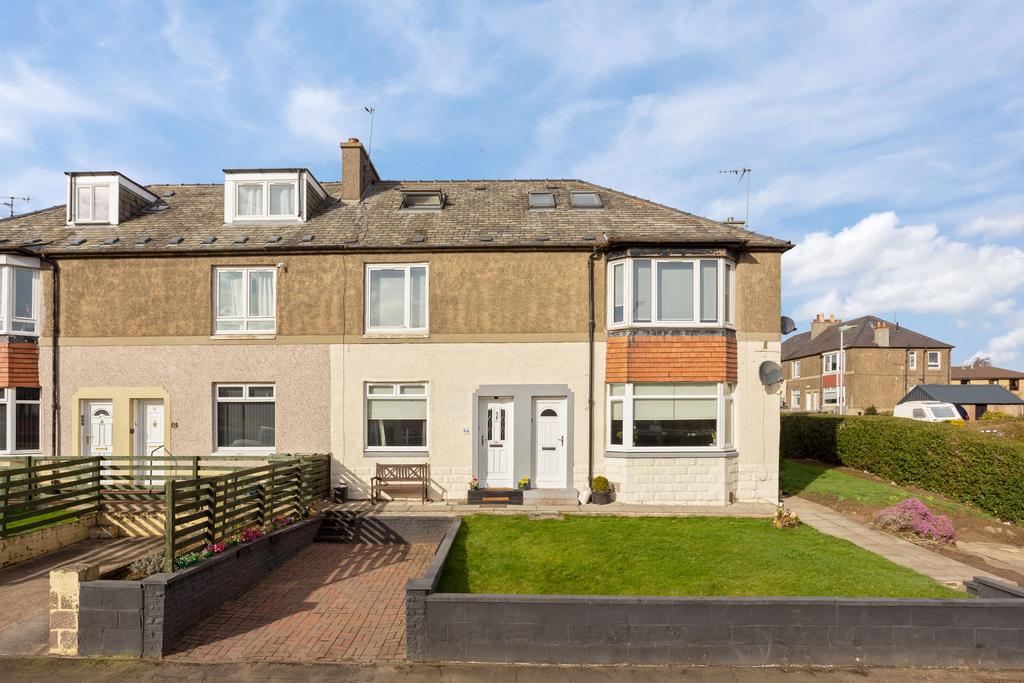 Sighthill Drive, Edinburgh EH11 3 bed flat - £195,000