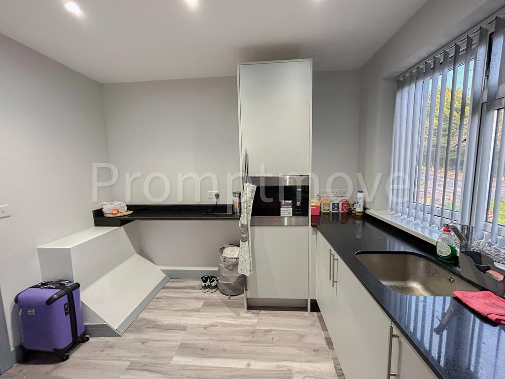 Eaton Green Road Luton LU2 9HB Studio - £750 pcm (£173 pw)