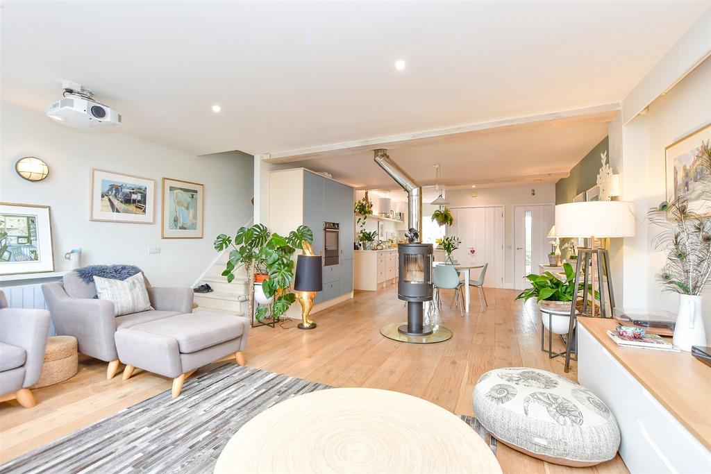 North Quay, Conyer, Sittingbourne, Kent 2 bed terraced house - £450,000