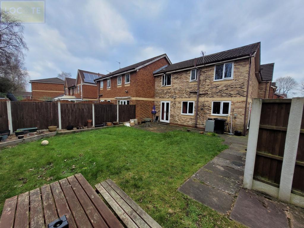 St. Clements Fold, Urmston 3 bed end of terrace house - £200,000