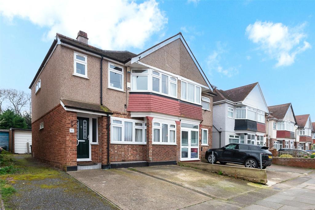 Hallford Way, Dartford, Kent, DA1 4 bed semi-detached house - £525,000