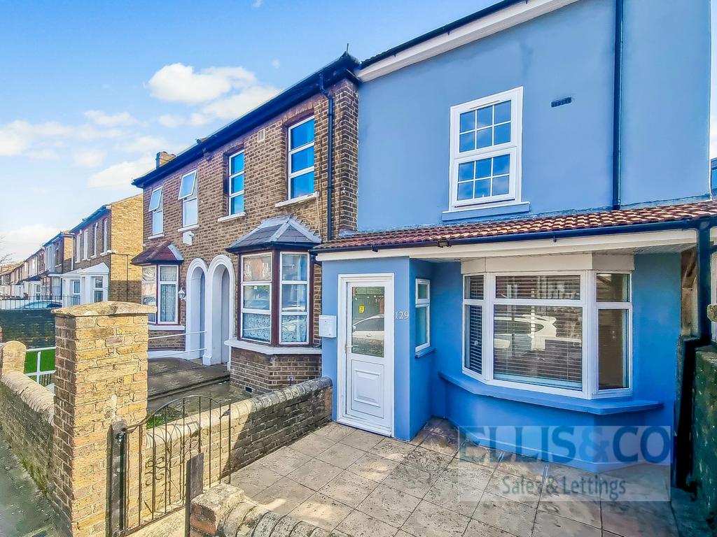 Featherstone Road, Southall, UB2 2 bed end of terrace house - £425,000