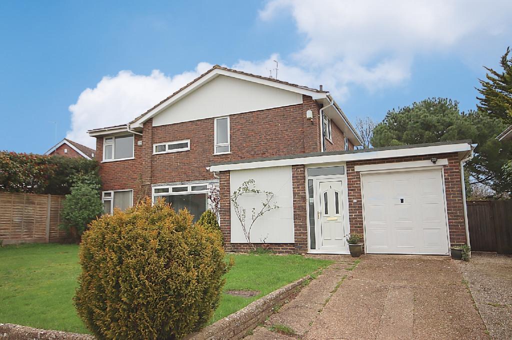 Birch Drive, Billingshurst 4 bed detached house - £700,000