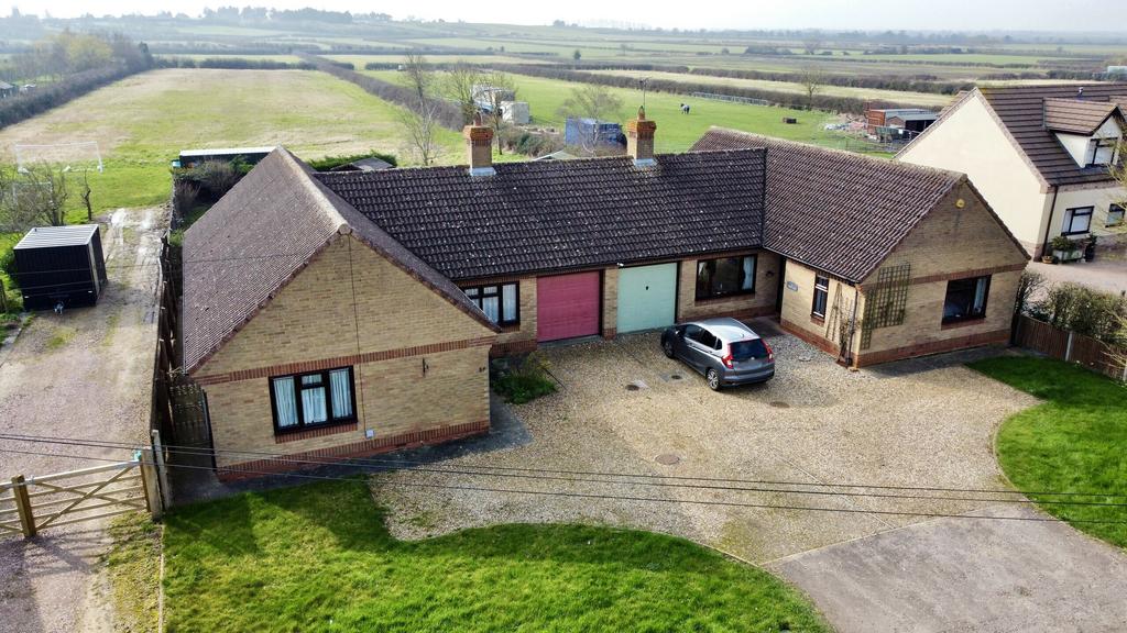 West End, Haddenham, Ely 3 bed semi-detached bungalow for sale - £350,000