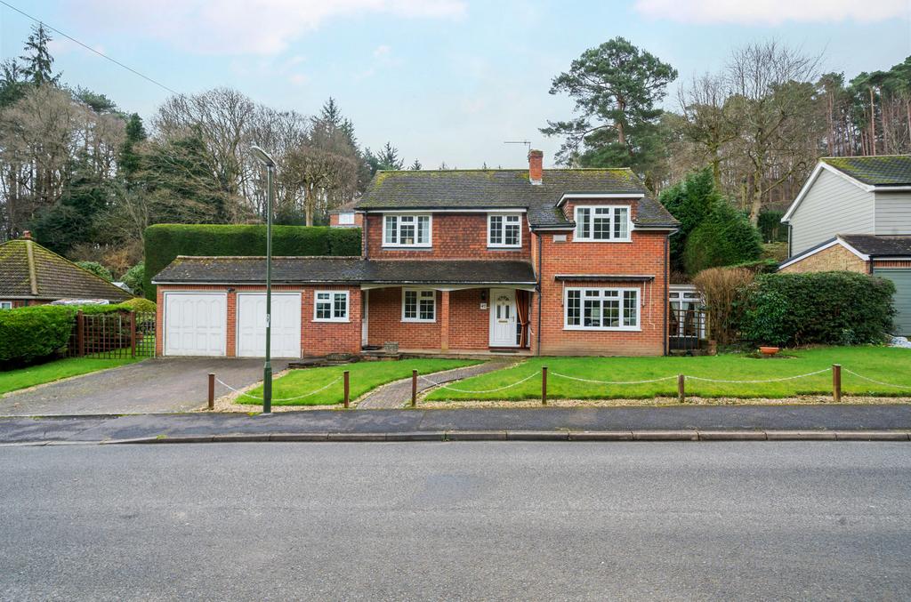 Marley Combe Road, Haslemere, West... 4 bed detached house - £750,000