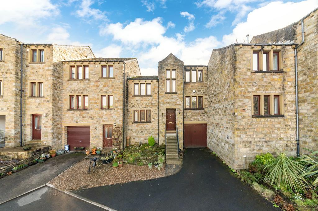 Dean Brook Road, Netherthong, HD9 3 bed townhouse - £270,000