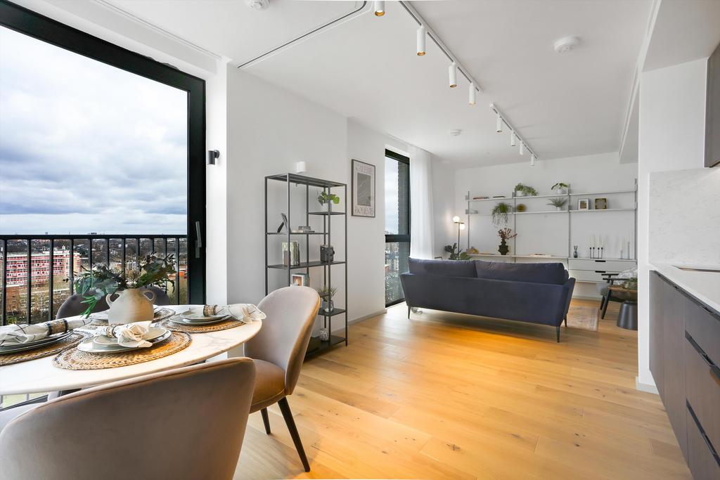 York Way, London, N1 2 bed flat - £4,550 pcm (£1,050 pw)