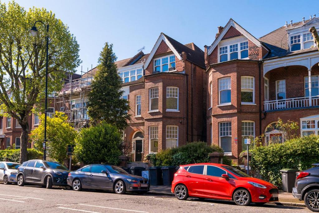 Queens Avenue, Muswell Hill, London, N10 2 bed flat for sale - £490,000