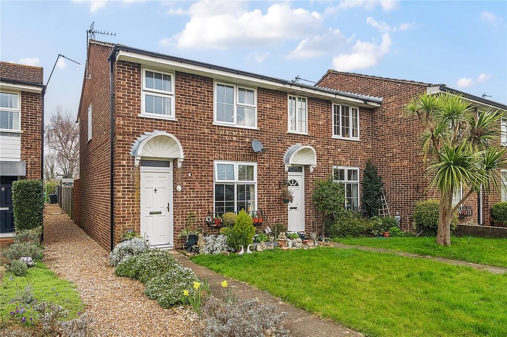 Pennyfield, Cobham, KT11 3 bed end of terrace house - £475,000