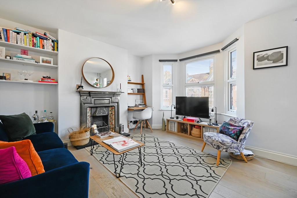 Putney, London 3 bed flat - £3,200 pcm (£738 pw)