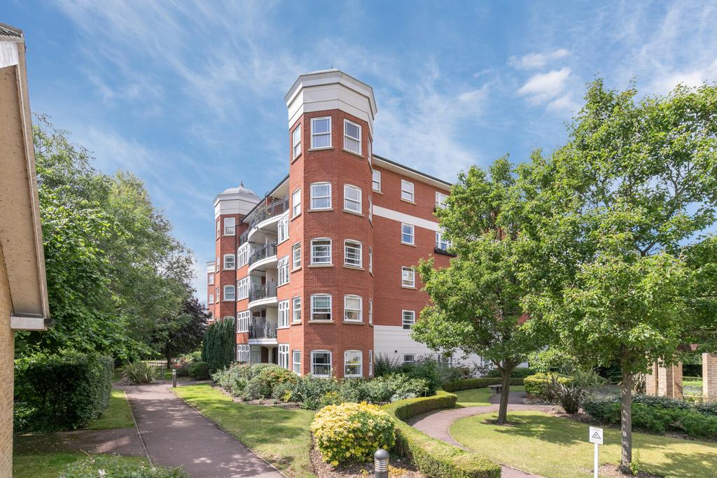 Trinity Church Road, Barnes, London 2 bed flat - £625,000