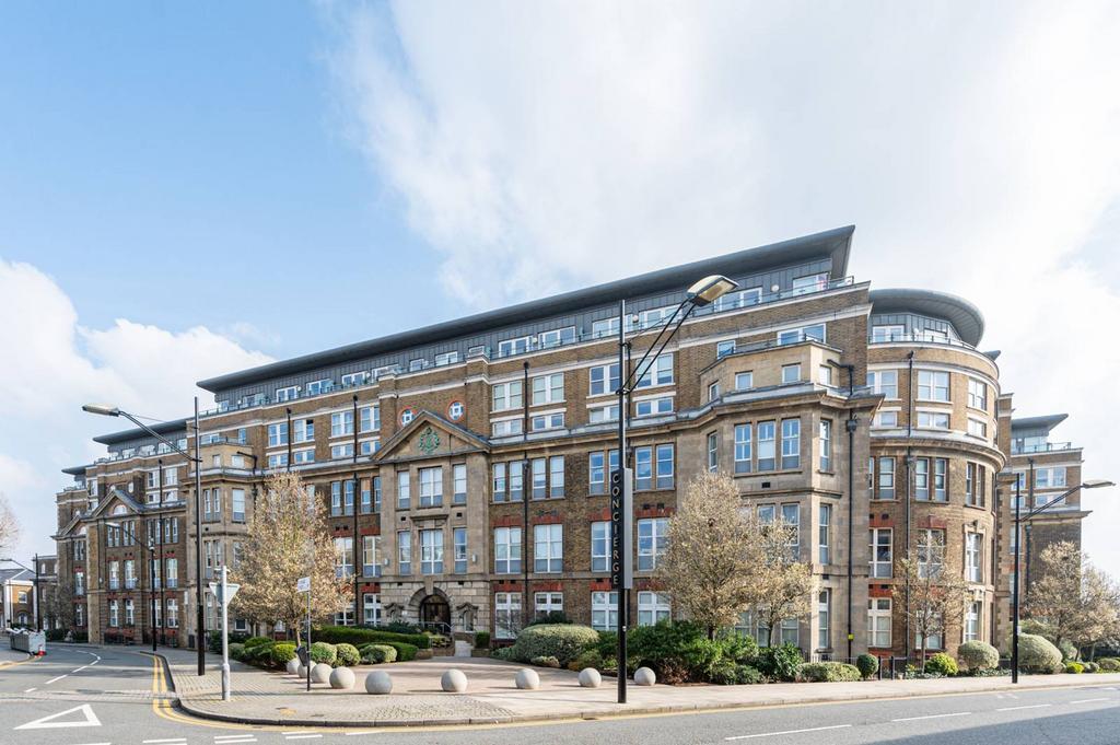 Building 22, Woolwich Riverside... 2 bed flat - £395,000